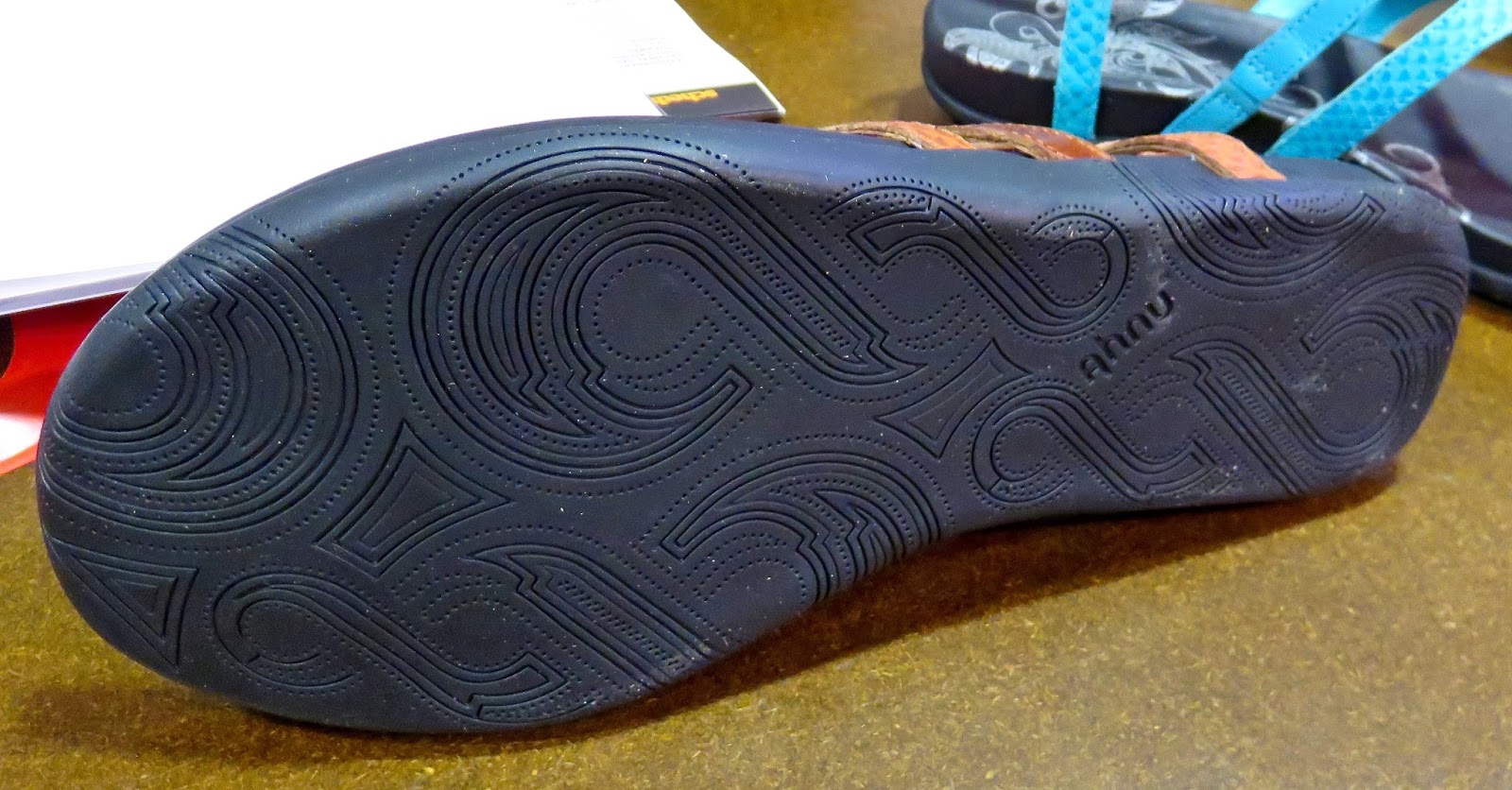 AHNU: SASSY SANDALS SPRING'16 Fashion/Comfort