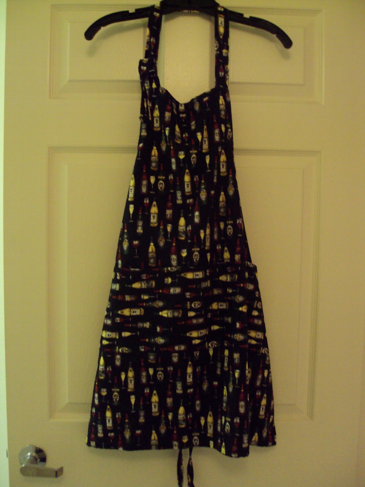 The Vintage Project: This Charming Dame Lesson 5 - Wear an Apron