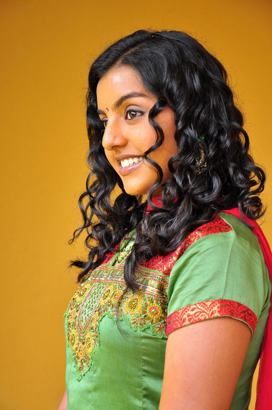 Telugu Actress Divya Latest Photo Gallery - Hot PHOTOSHOOT Bollywood ...