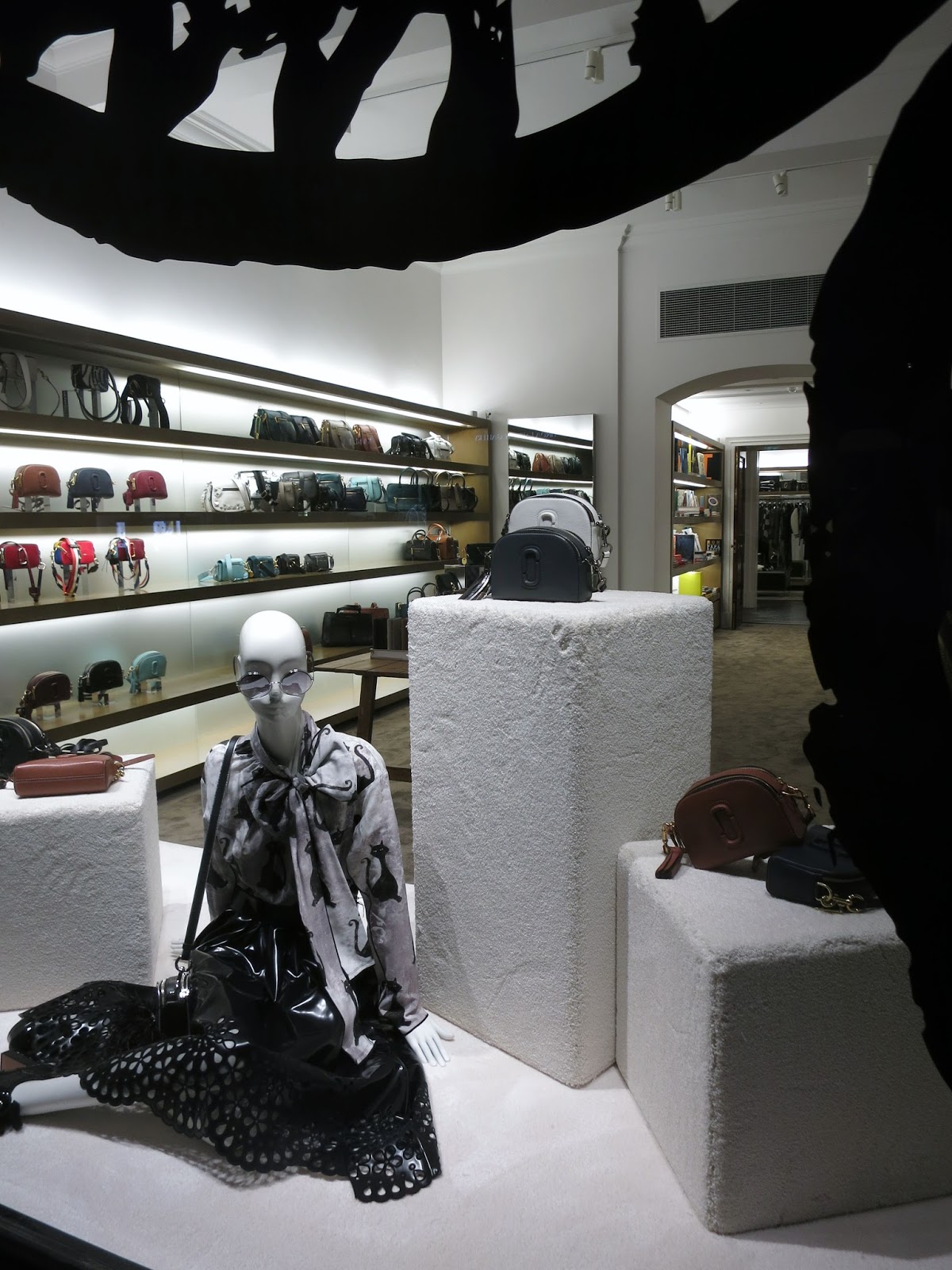 RetailStoreWindows.com: Marc Jacobs, London