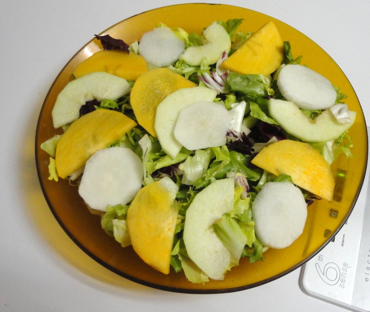 Voluntades. Dehoynopasayá.: ENSALADA DE LECHUGA CON FRUTA
