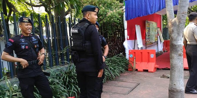PENGAMANAN SELAMA PASKAH DI BERBAGAI GEREJA DI JAKARTA - marina118 PENGAMANAN SELAMA PASKAH DI BERBAGAI GEREJA DI JAKARTA - marina118