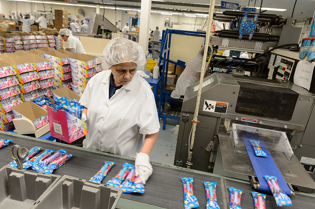 Bubba's Garage: What's at the PEZ Vistor Center and Factory?