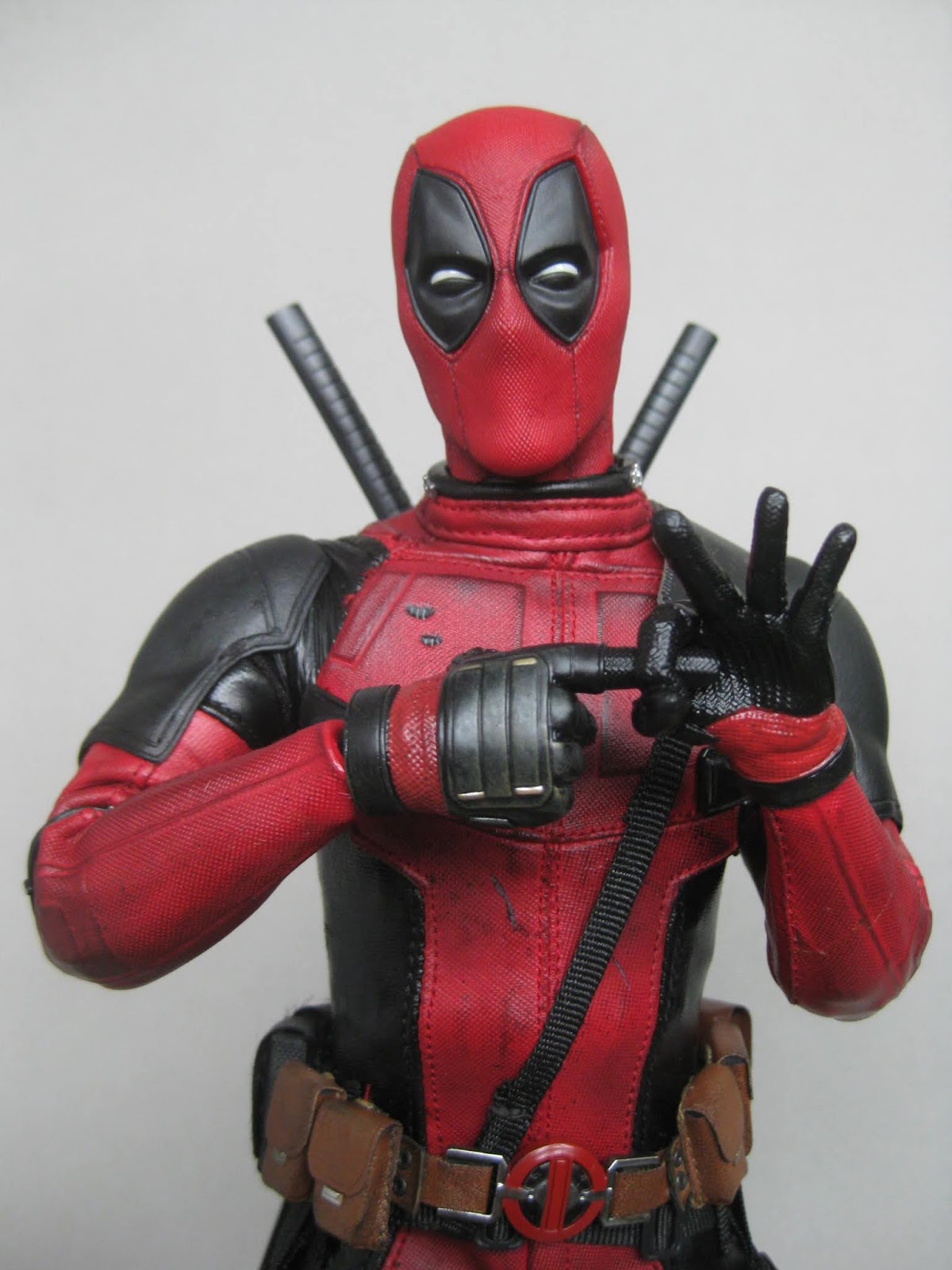 deSMOnd Collection: Hot Toys 1/6 "Deadpool" Movie Version Pt.2