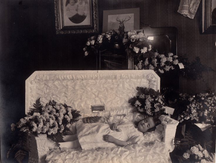 “Living Room” What We Call Today, Was Actually Called “Death Room” in ...