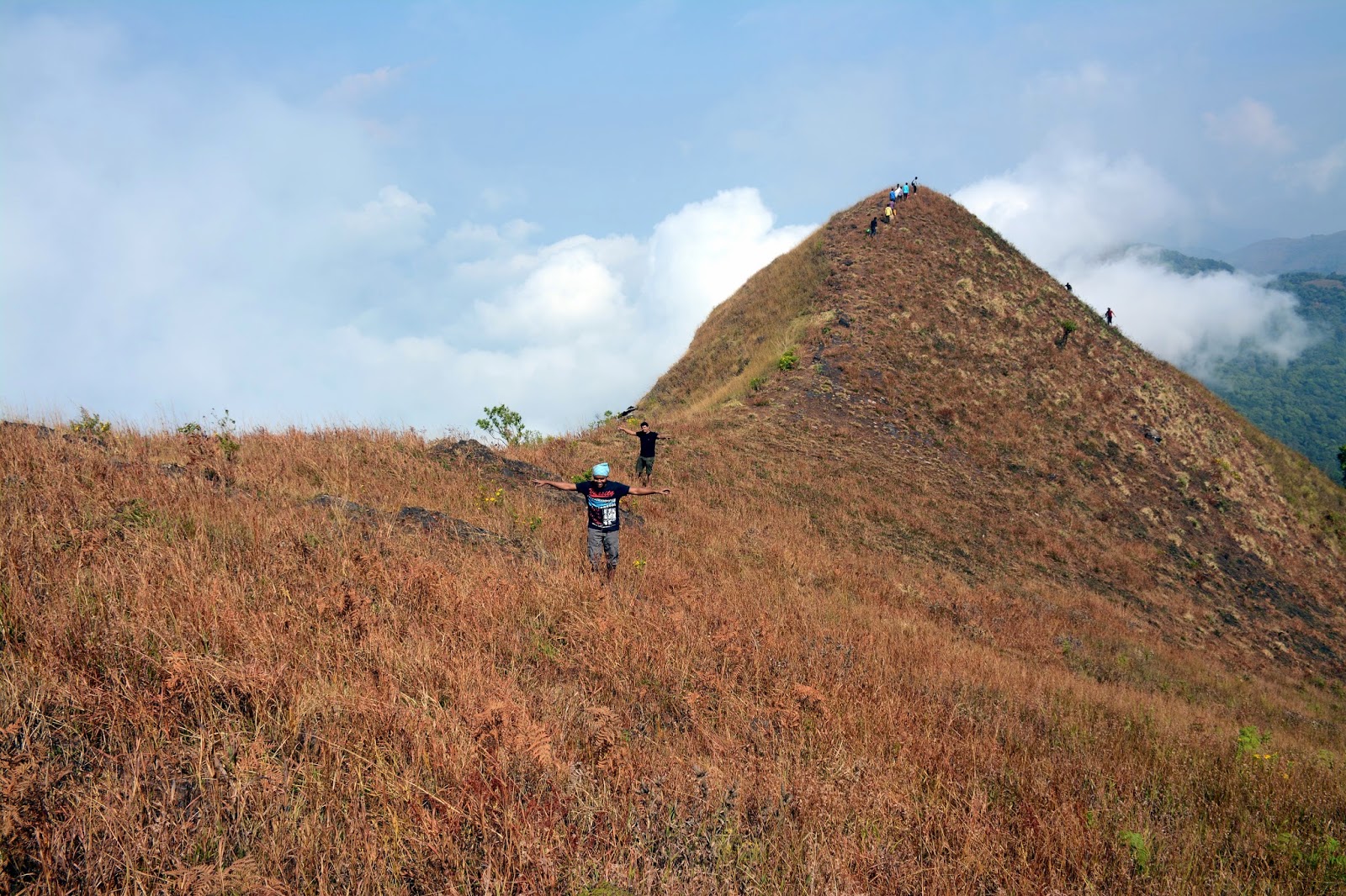 Our Travel Tales: Trek to Ballarayanadurga Fort