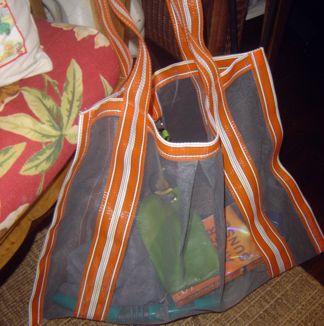 Making a Mesh Beach Tote with Window Screen :)