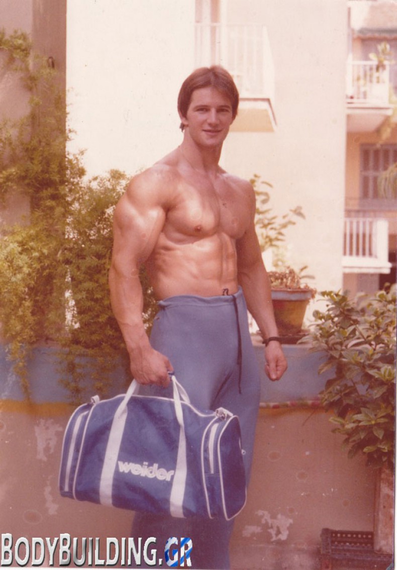 Ο θρυλικός body builder Σπύρος Μπουρνάζος