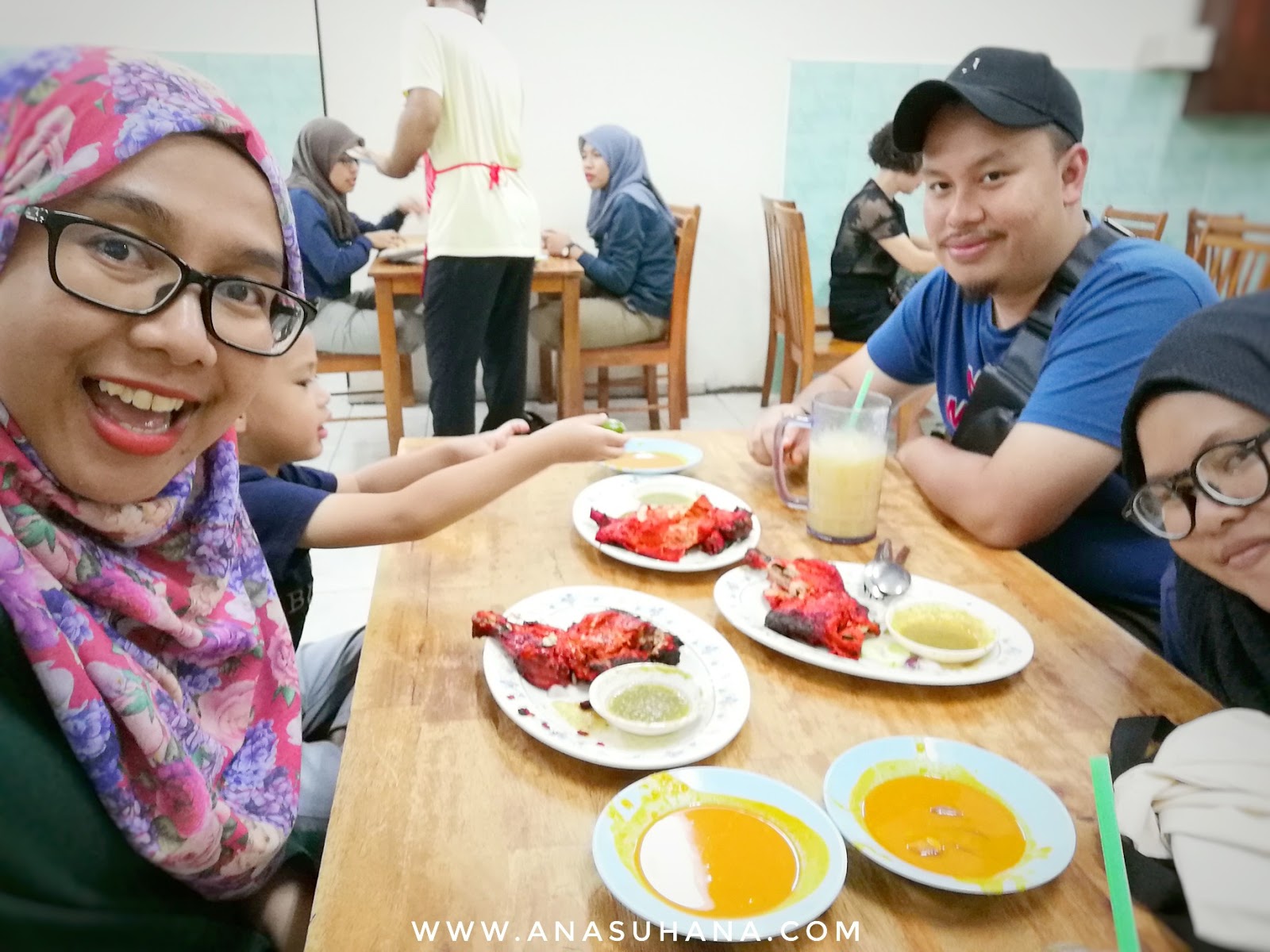 Cheese Nan & Chicken Tandori Terbaik di Restoran Pak Putra Kota ...