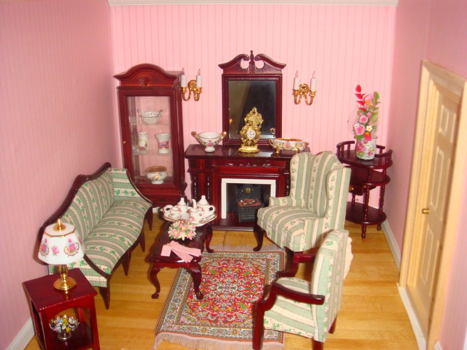 On Being a Mini Mum......: The Manor House My First Dolls House Project