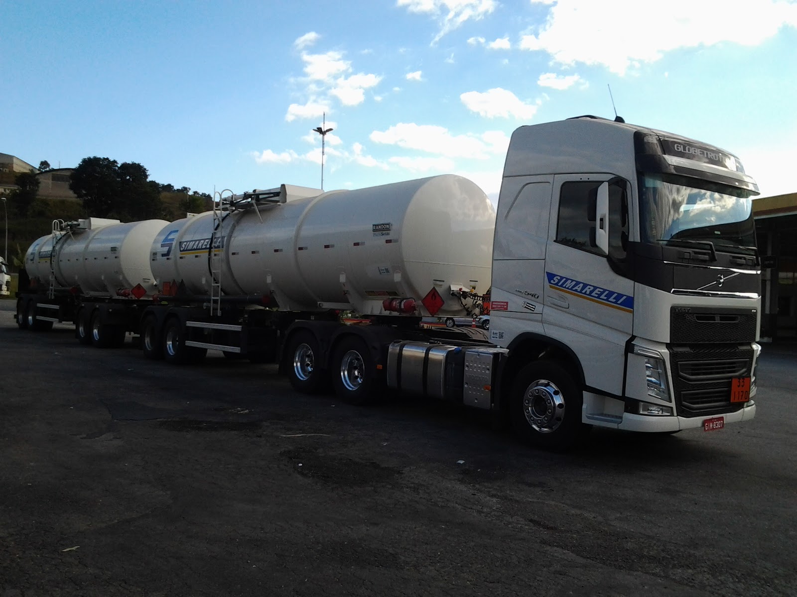 Mundo dos Pesados: Rodotrem tanque Randon Multi-setas