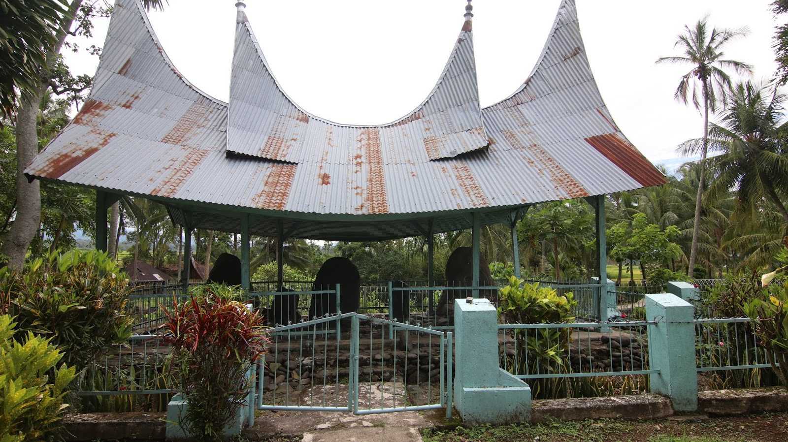 Alam Minangkabau: Nagari Tuo Pariangan, Makam Raja-Raja Minangkabau dan ...