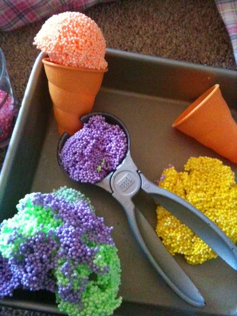 Tot Treasures: Exploring our senses with Play Foam!!!!!!!!!!