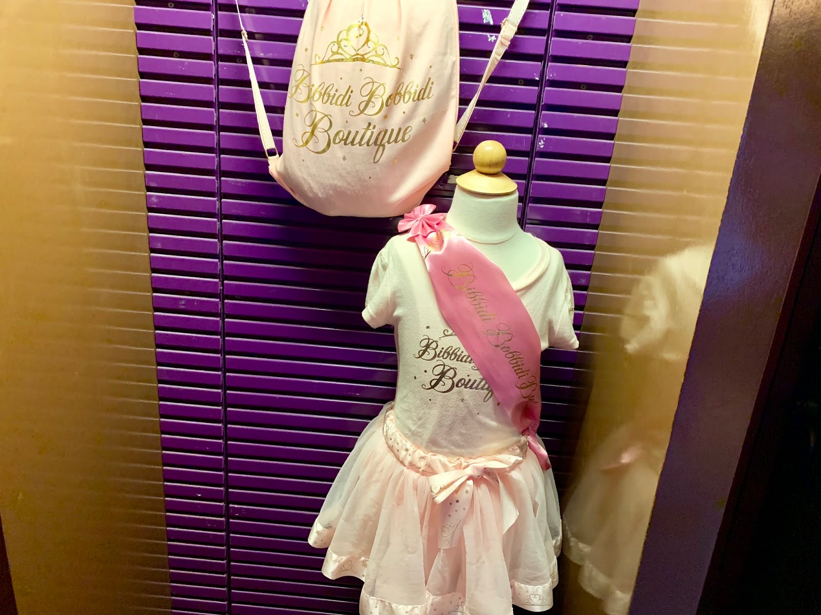 What to expect from the Bippidy Boppidy Boutique in Disneyland ...