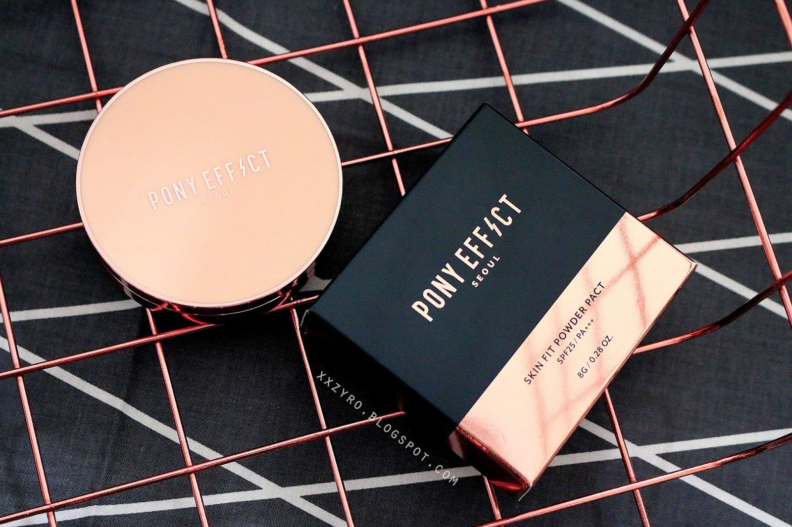 xxzyro: { Review } Pony Effect Skin Fit Powder Pact SPF25/PA+++