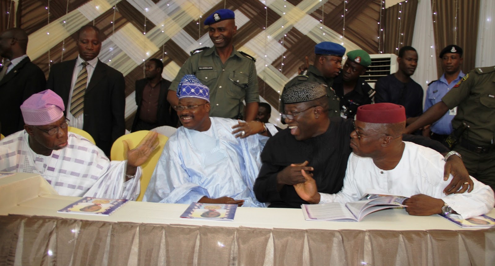 Alarinka Agbaye Travel and Tourism : Obasanjo, Ajimobi, Fayemi, others ...