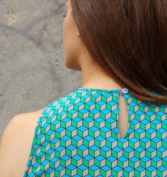 Tutorial/Video: How to sew a thread button loop | Sew Tessuti | Bloglovin’