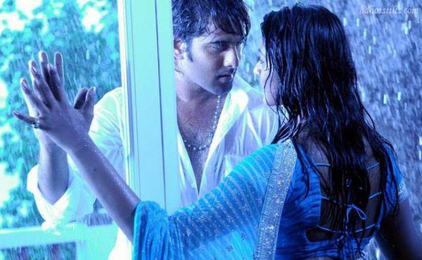 Vimala Raman and Tarun Hot Kiss Photos and Stills - Indian Actress ...