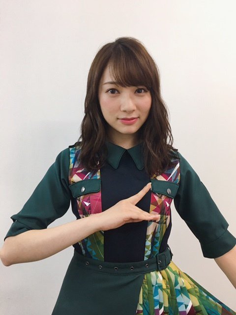 Nao Kanzaki and a few friends: Keyakizaka46: Shiori Sato- intro post #1
