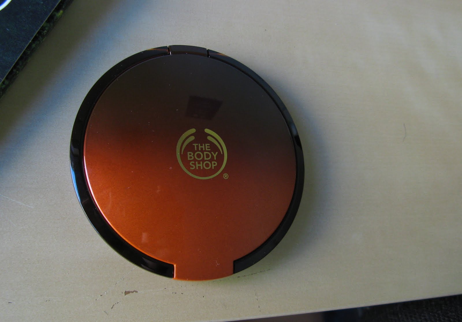 Body Shop Mania: Honey Bronze Bronzing Powder