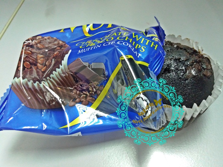 MIGHTY WHITE CHOCOLATE WITH CHOCO CHIPS MUFFIN - Miamorzafirah