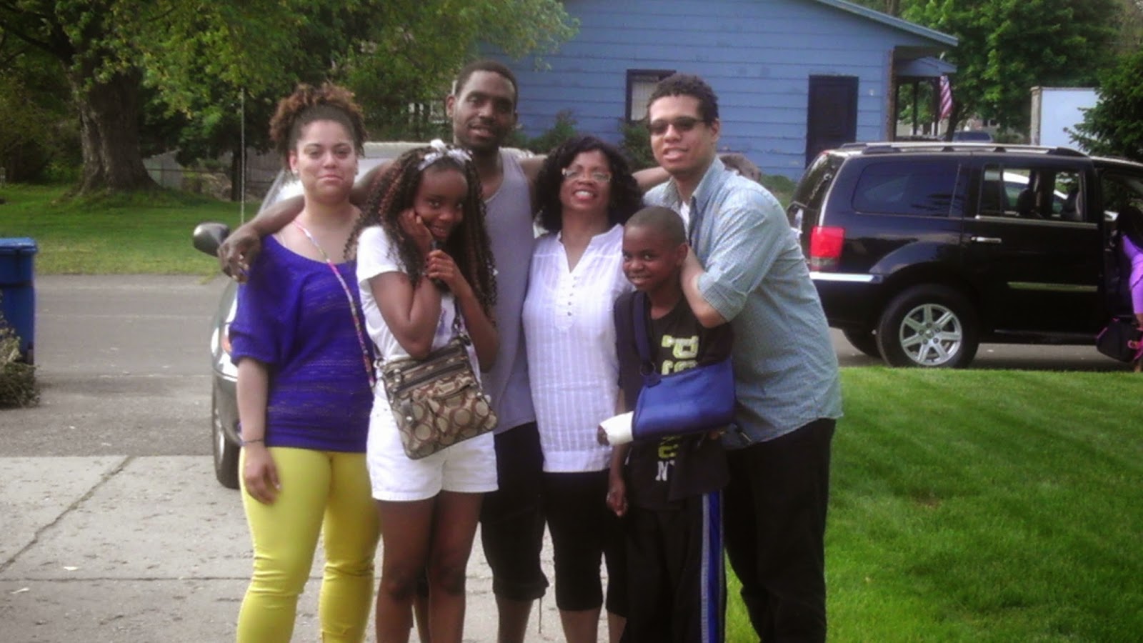 Borderlines:A Quest to Find the Middle Ground