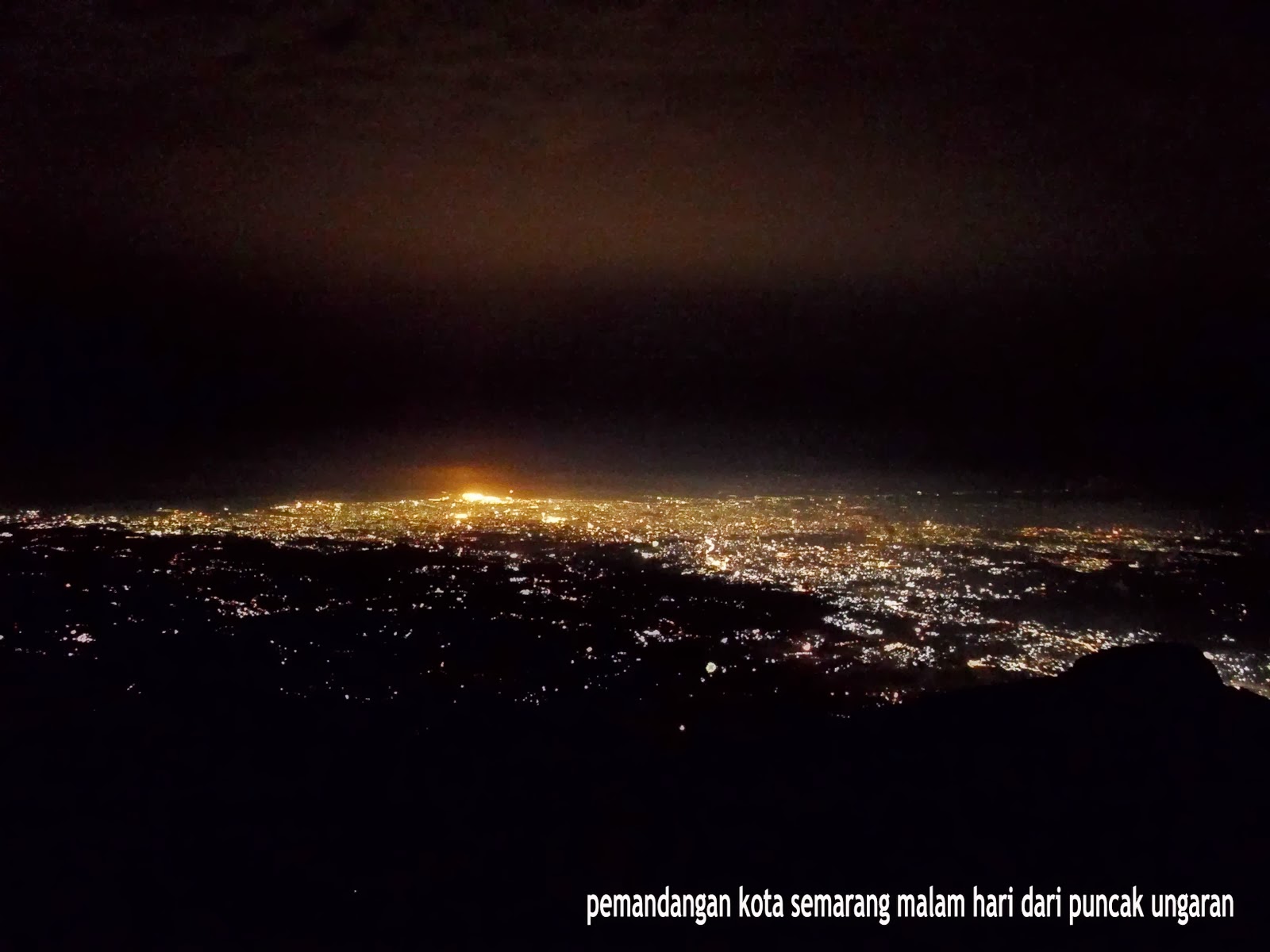 Pemandangan Malam Semarang - Andira Gambar