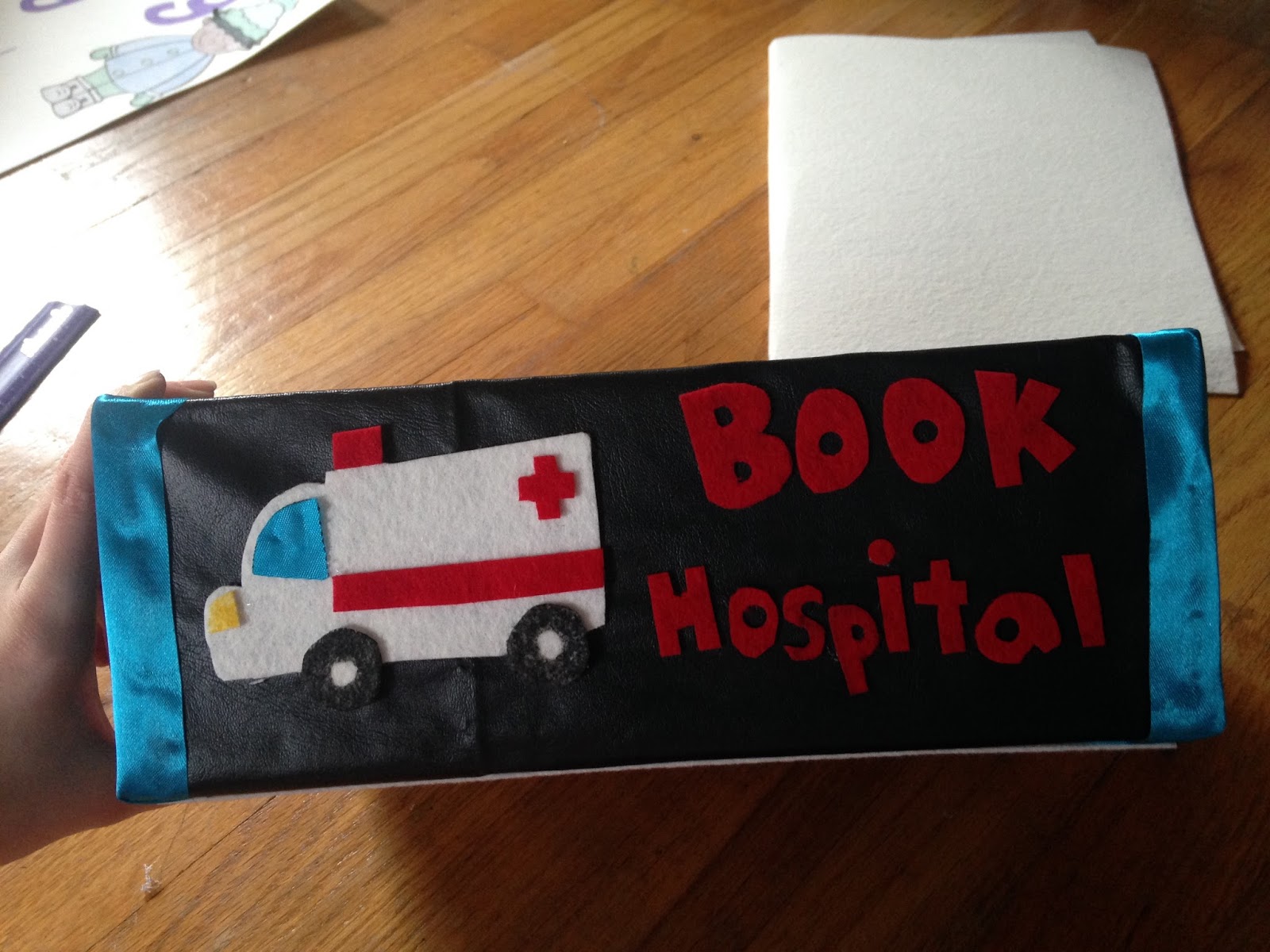 The Small Green Home: DIY Shoebox Book Hospital