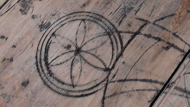 NEW ENGLAND FOLKLORE: Daisy Wheels and Witch Marks in New England