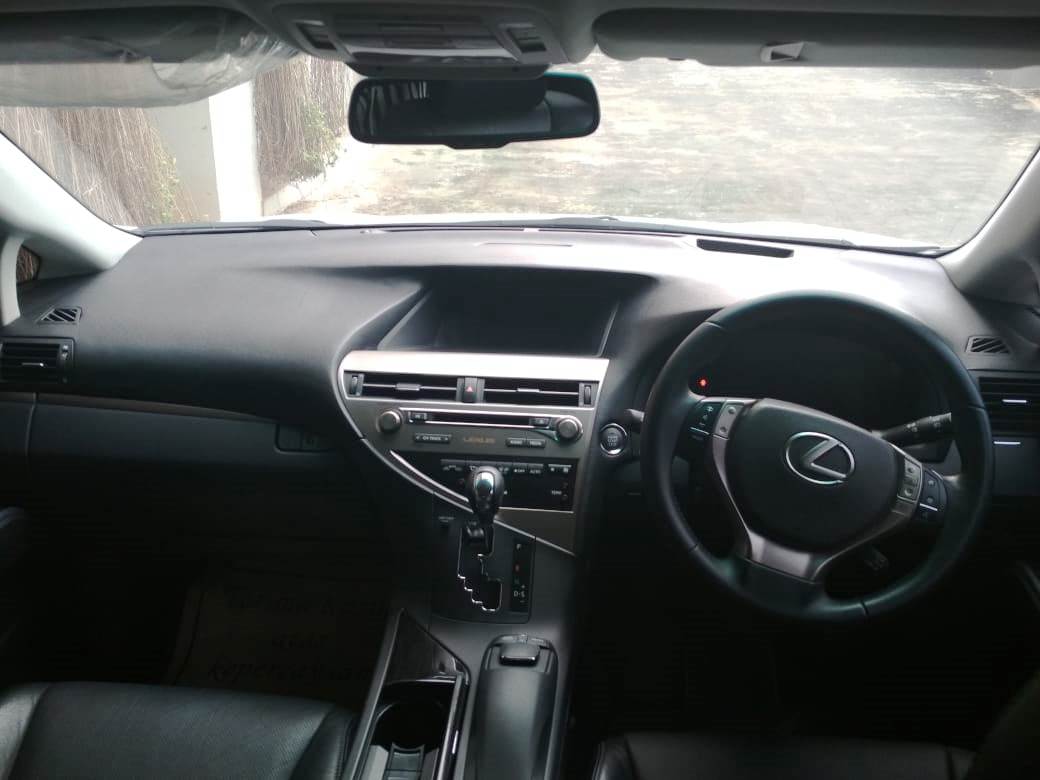 Lexus RX 270 Second warna putih tahun 2012 - PUSAT MOBIL CBU