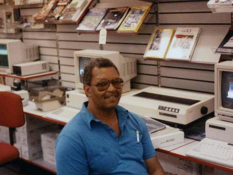 Interesting Photos of Computer Stores in the 1970s and 1980s ~ Vintage ...