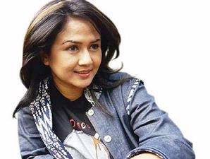 Biodata Ria Irawan Profil Foto dan Agama Lengkap | Biodata Artis Terlengkap