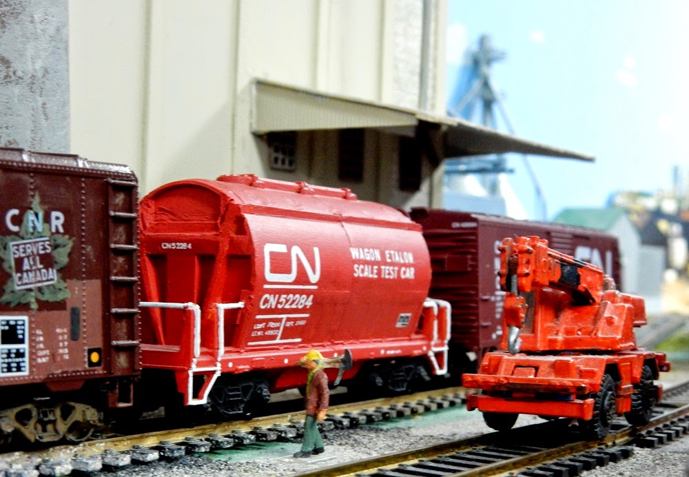 Trackside Treasure: Scale Test Car Tours the Vancouver Wharves