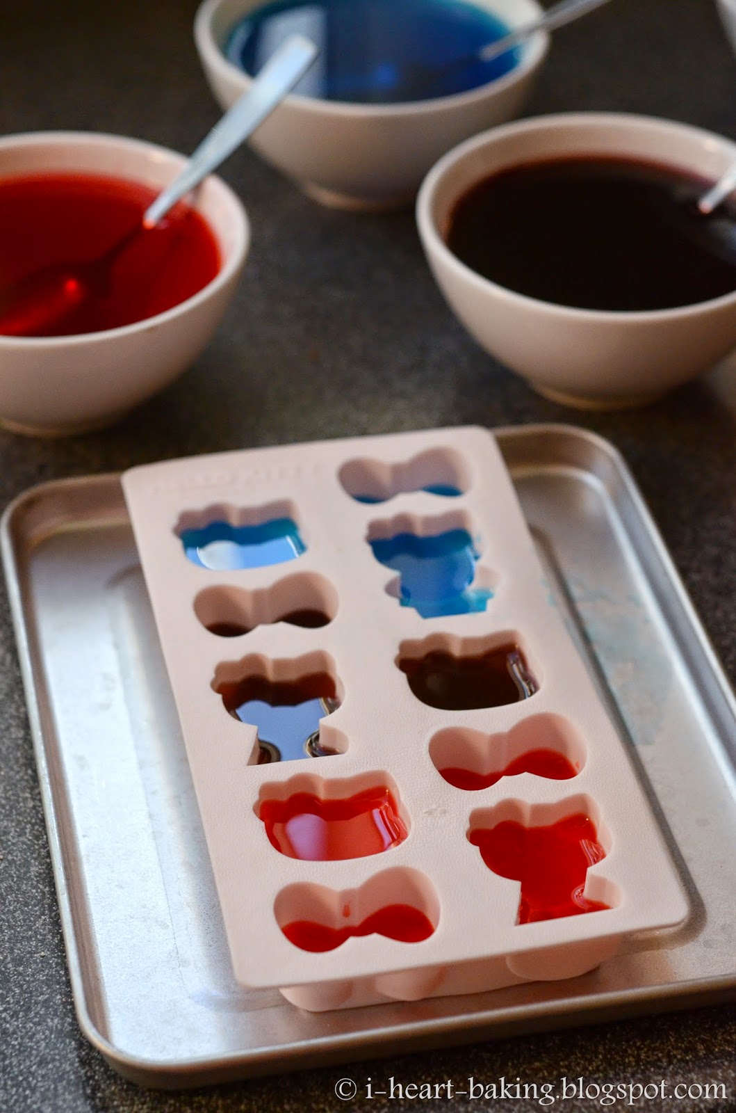 i heart baking!: hello kitty layer jello