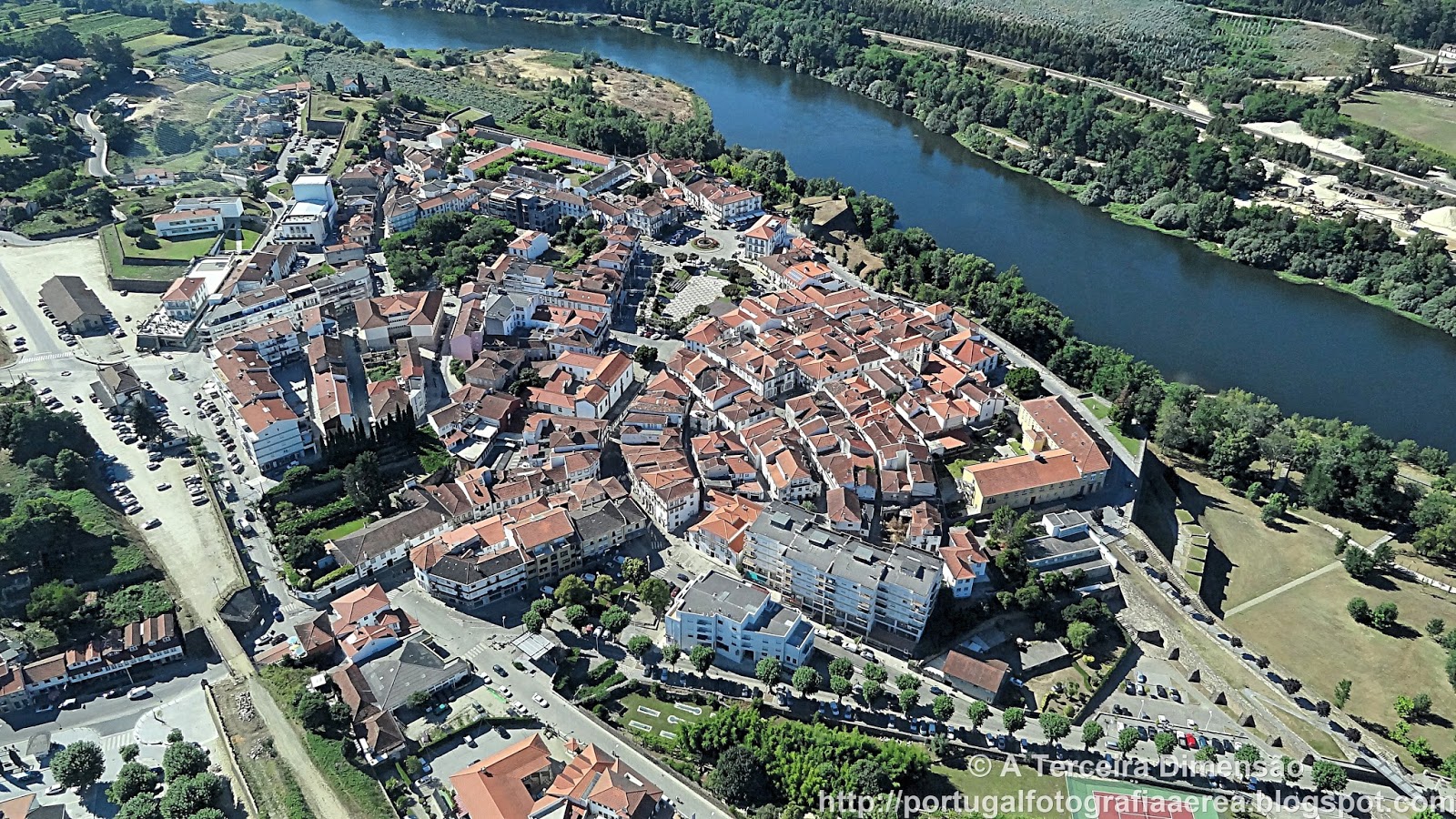 A Terceira Dimensão: Monção