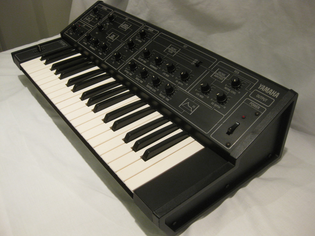 MATRIXSYNTH: Yamaha CS 5 SN 6982