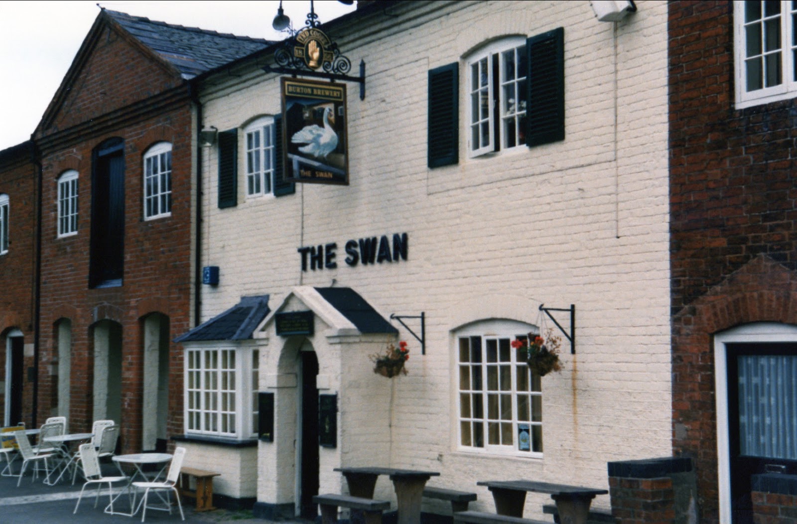Pubs: Then & Now: #183 The Swan, Fradley Junction, Staffordshire : 1986 ...