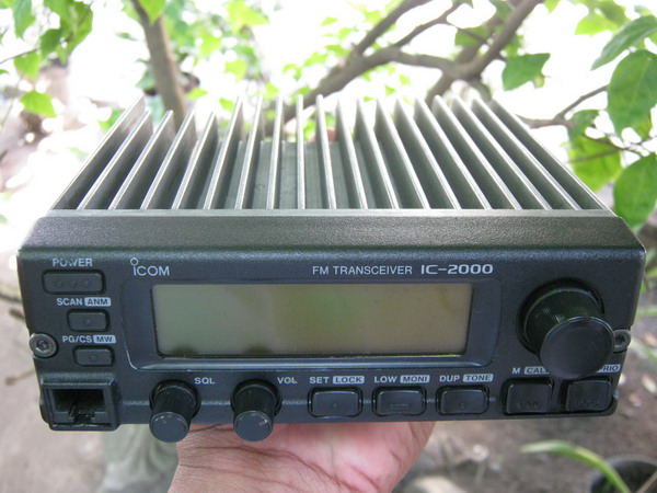 MEDAN RADIO: Icom IC-2000