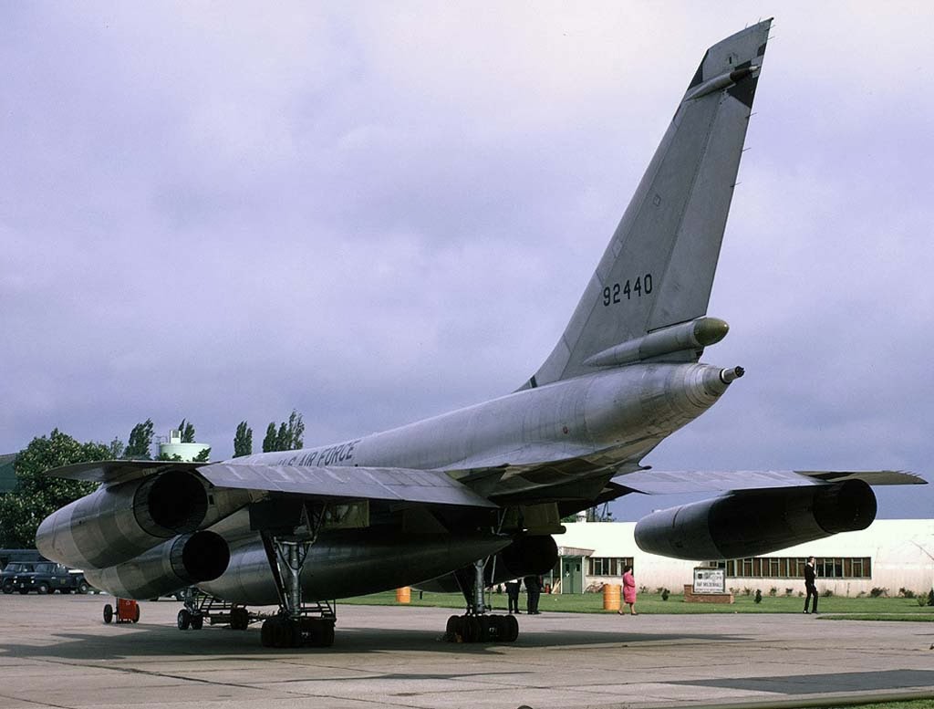 FDRA - Fuerza Aérea: Bombarderos estratégicos: Convair B-58 Hustler (USA)