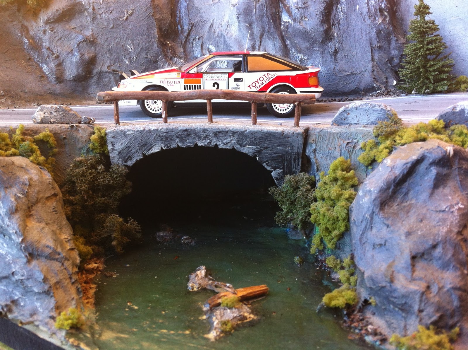 STATICCARS: DIORAMA 1/43 "EL PRIMER DIORAMA"