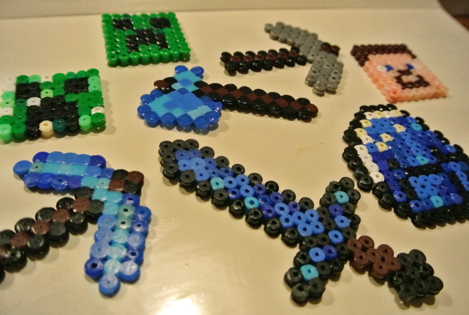 Jente: Minecraften met strijkkralen