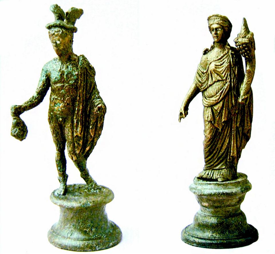 APASIONADOS DEL IMPERIO ROMANO: LOS LARES Y PENATES