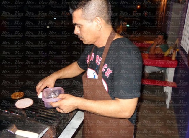 MrVox Acaponeta: SIMON CATON: REY DE LAS HAMBURGUESAS EN ACAPONETA