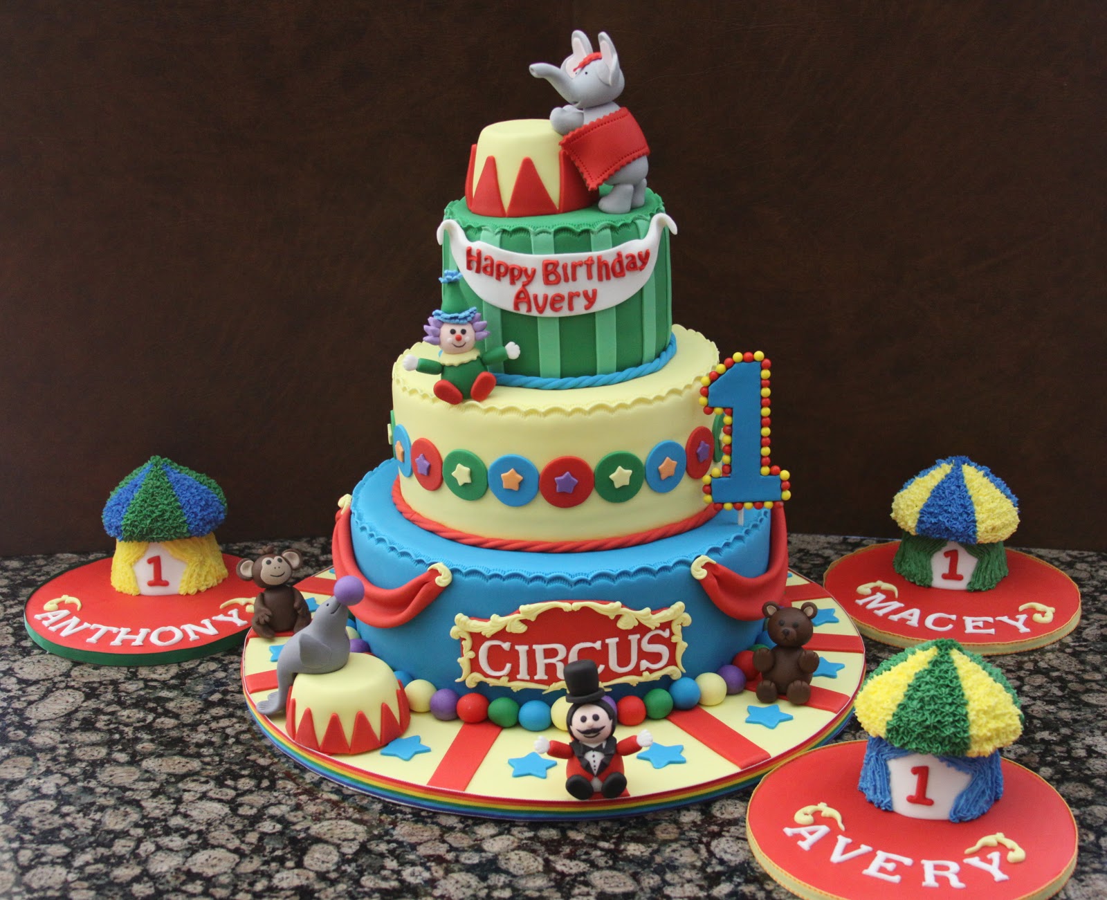 .: Circus Cake