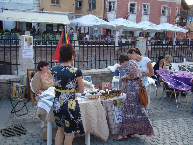 Ella Croche: "Targuri si expozitii handmade