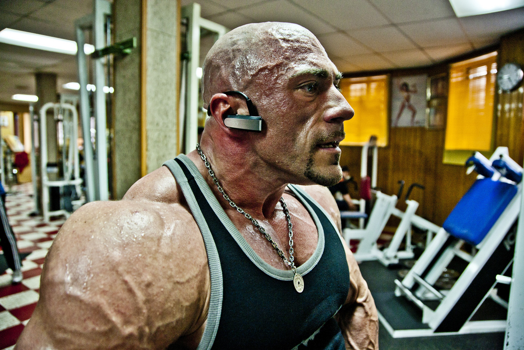 Muscle Lover: Spanish bodybuilder Roberto Del Amo