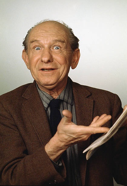 Tralfaz: Uncle Moe Plays Santa