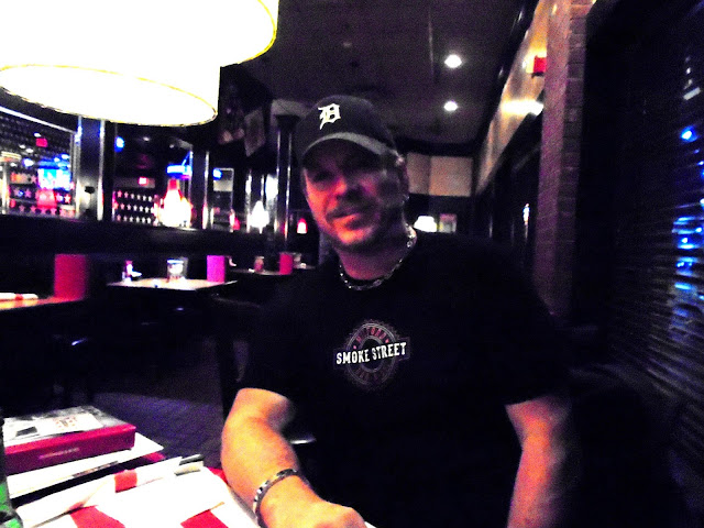 DETROIT ROCK N ROLL MAGAZINE: DETROIT ROCKS FILM MAKER RON PERRY VISITS ...