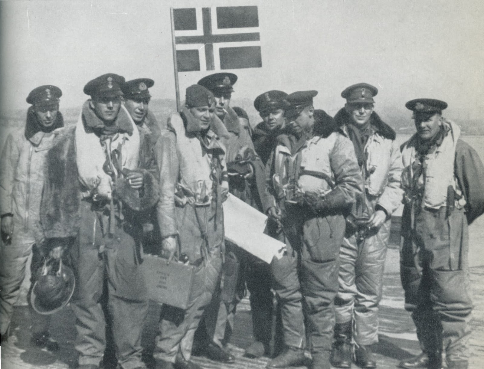 Airplanes in the skies + FAF history: RAF 331. - Norwegian Squadron