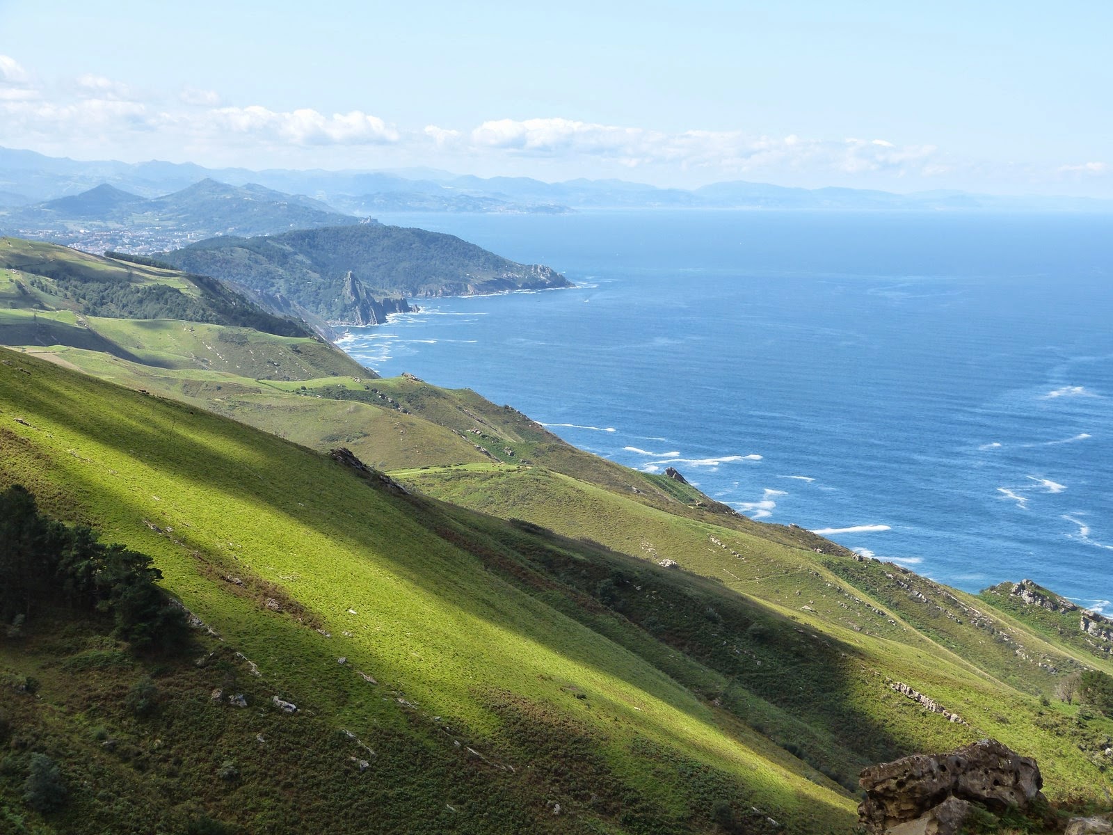 Guidonnons-nous !: Le pays basque espagnol, par la côte.